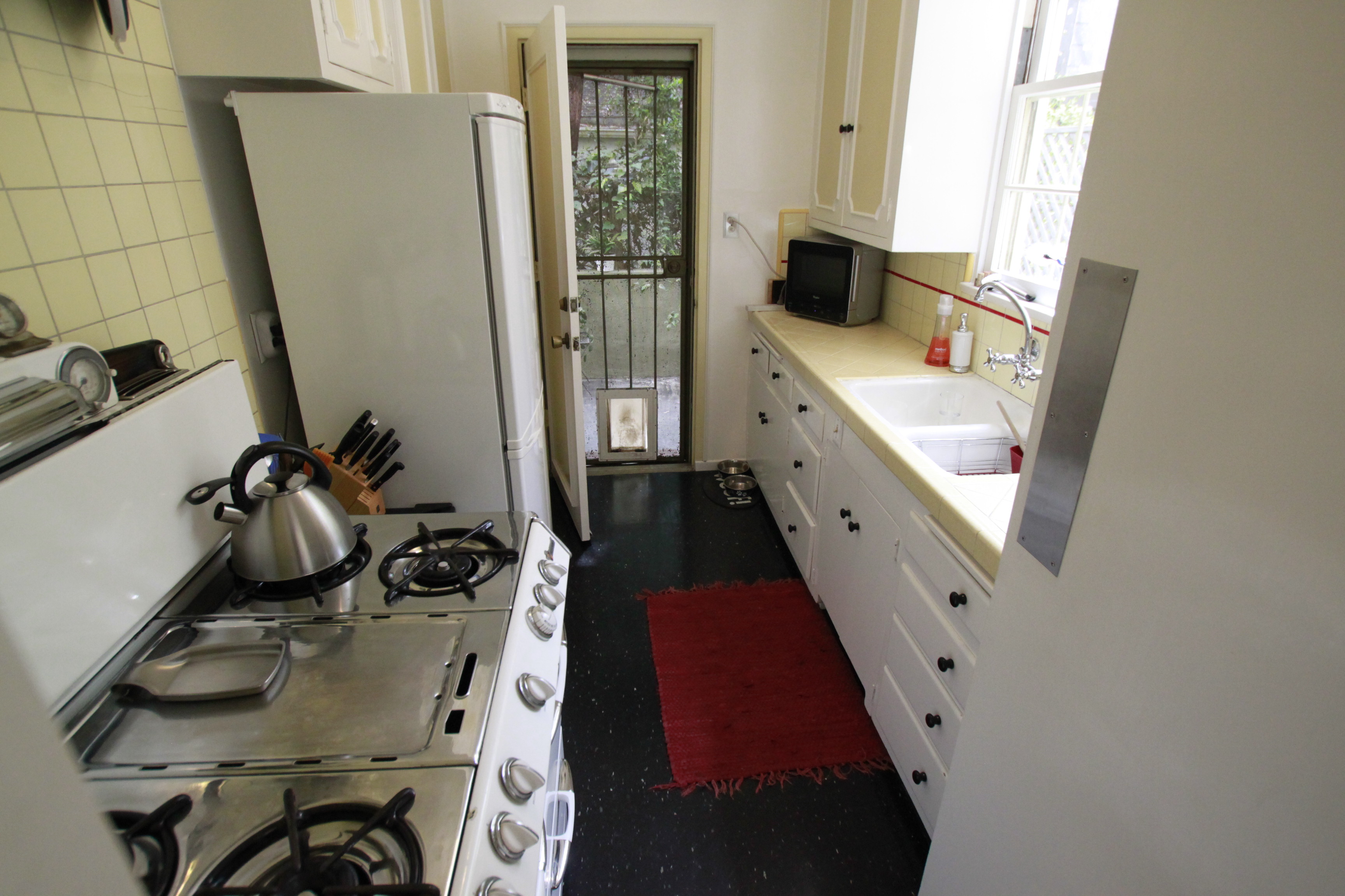 kitchen -back door | Art Deco Apartments